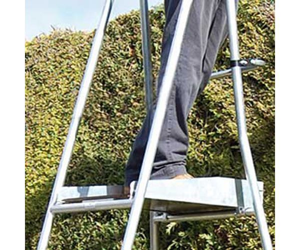 Henchman professional platform toe board and rail | FR Jones and Son Ltd